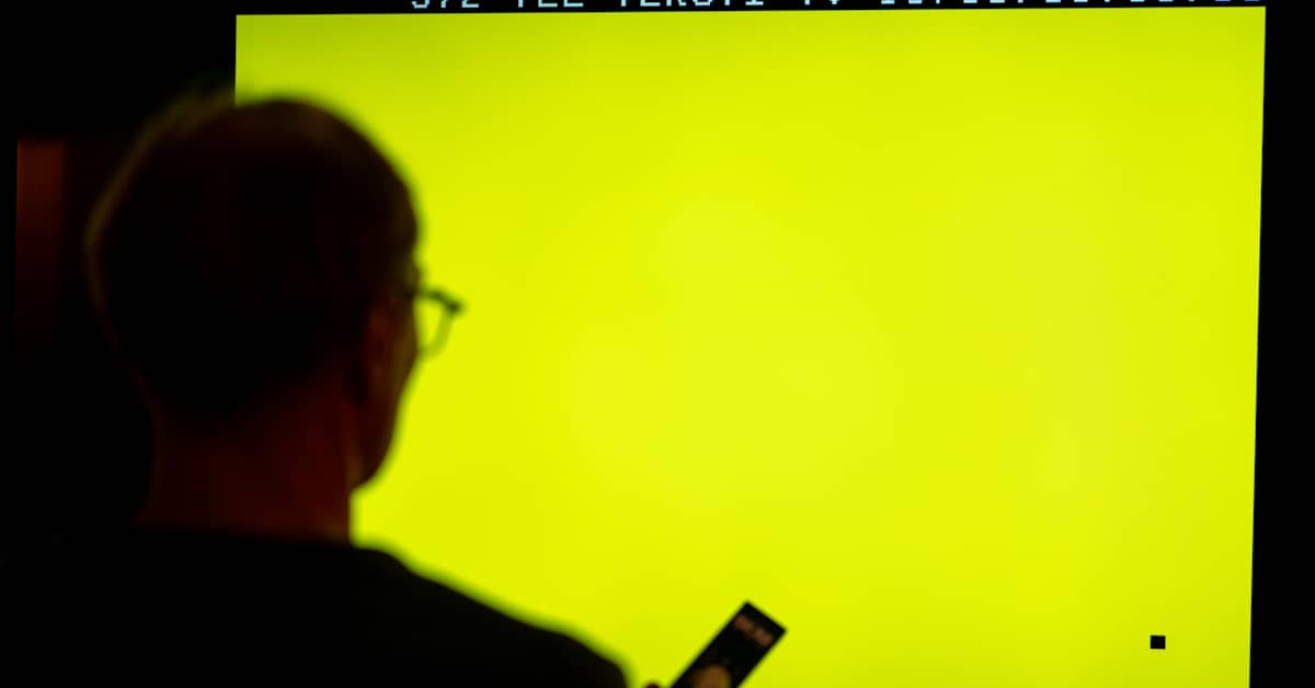 Teksti-tv sai uuden sivun, jossa on vain yksi musta piste | Kotimaa | Yle
