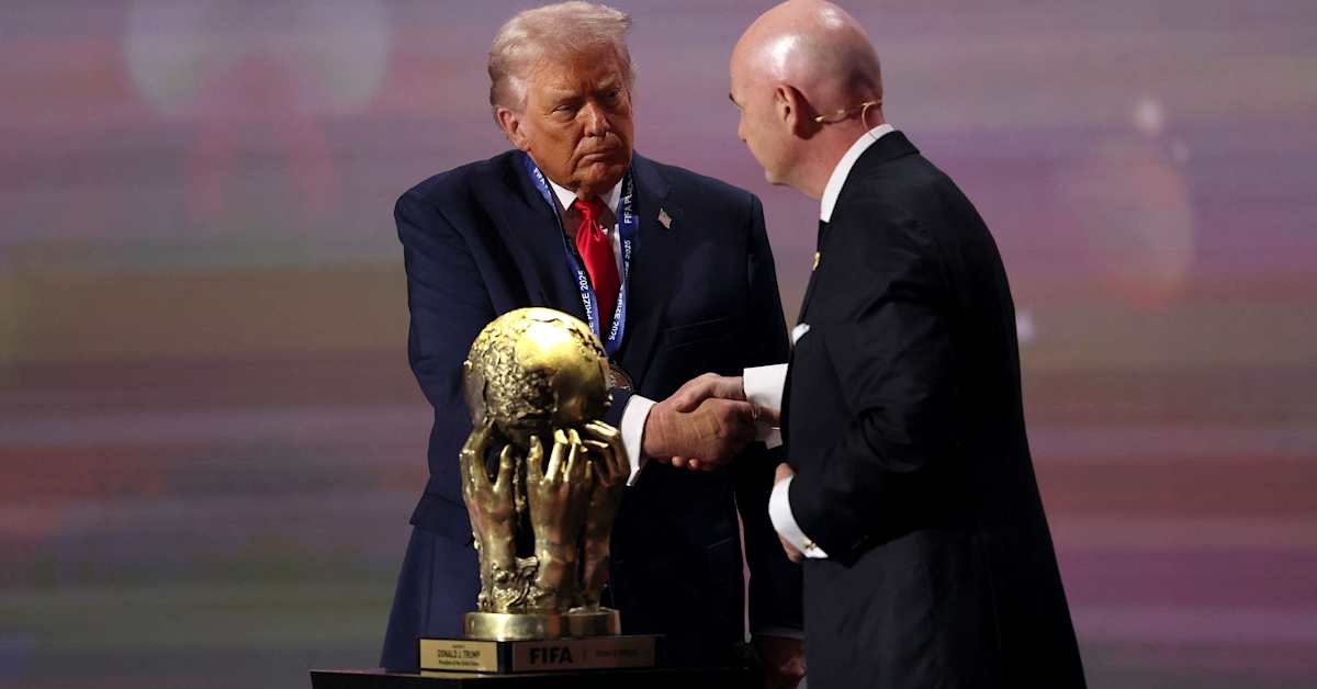 Donald Trump tilldelas Fifas nya fredspris | Sport | Yle