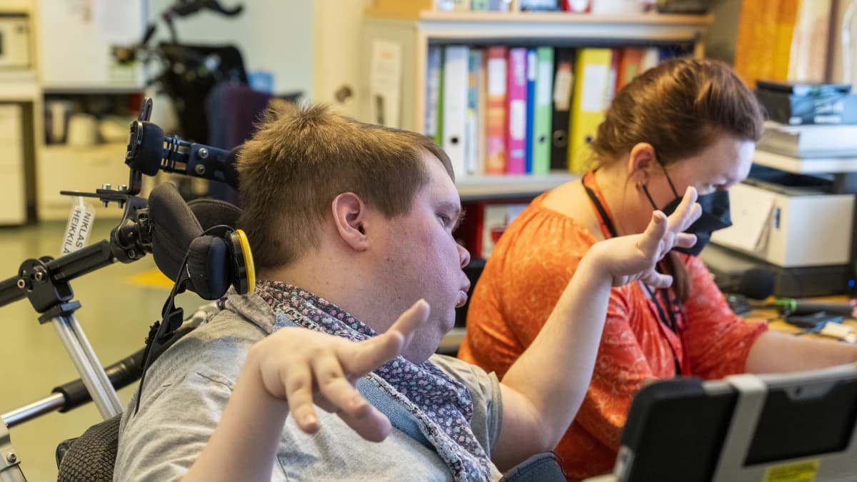 Säätytalolla halua tinkiä hoitajamitoituksesta, hoitotakuusta ja ...