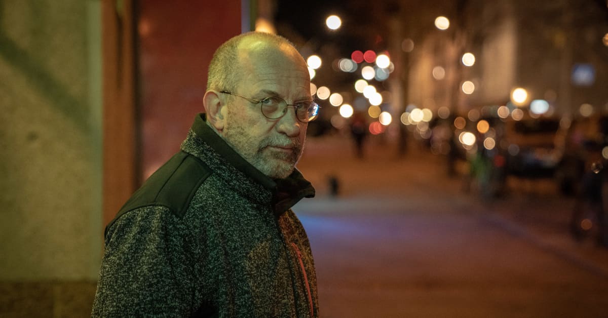 Pakkotyö, paritus ja seksiorjuus rehottavat – Poliisi käy "nyrkillä ...