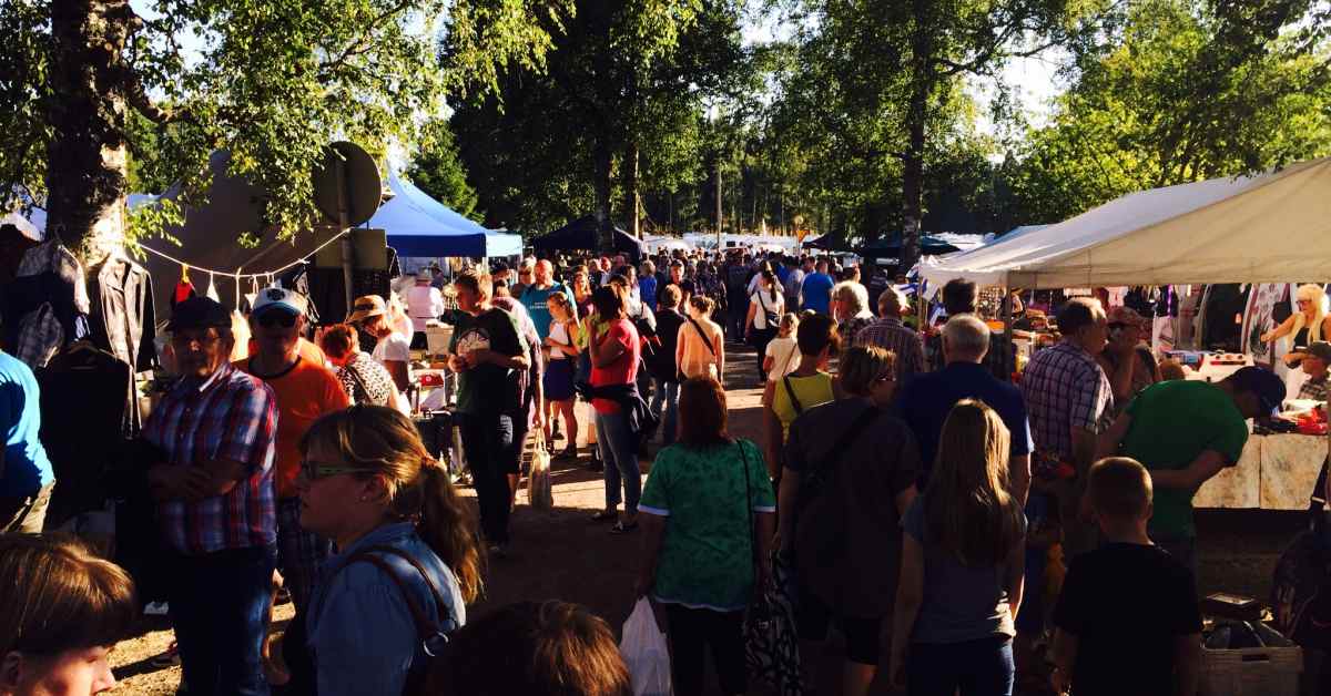Över 30 000 besökte Juthbacka marknaden | Österbotten | Svenska Yle