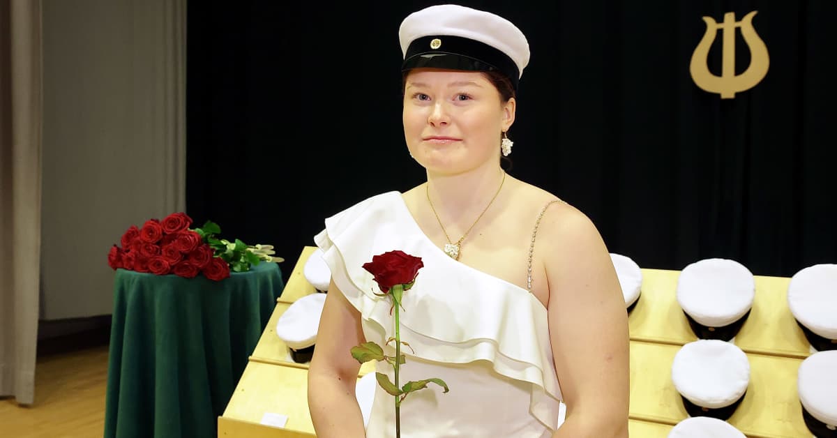 Eevi-Inkeri Tossavainen yllättyi kutsusta Linnan juhliin, sitten tuli ...