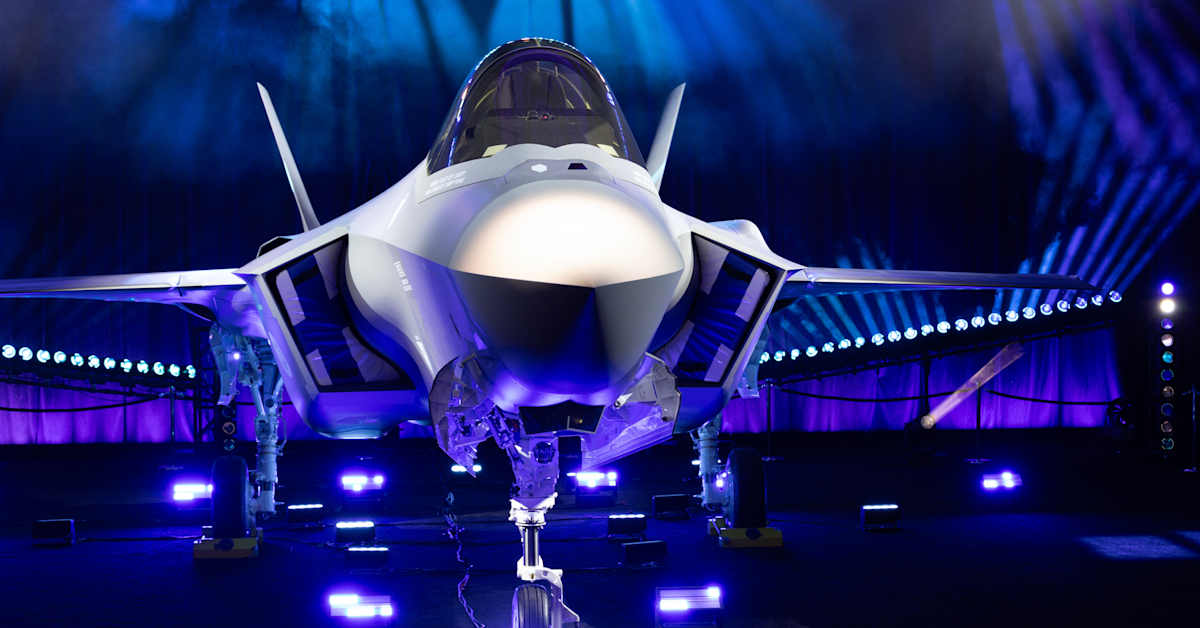 Finland's first F-35 fighter jet unveiled at Texas event | Yle News | Yle