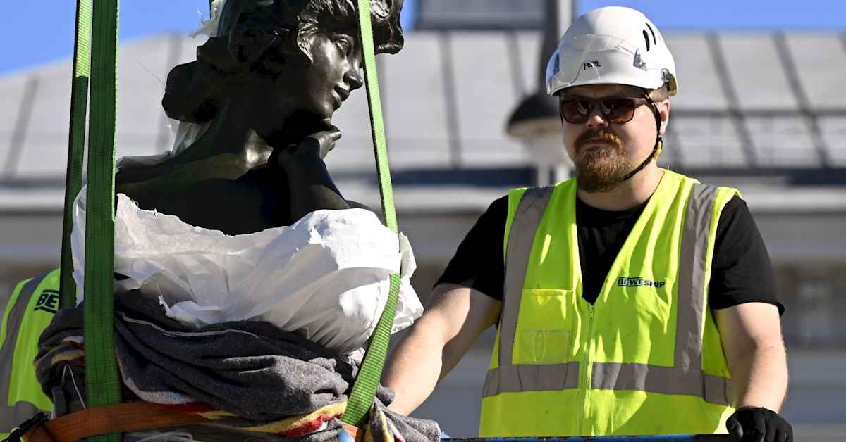 Recently refurbished iconic statue makes Helsinki homecoming | Yle News ...