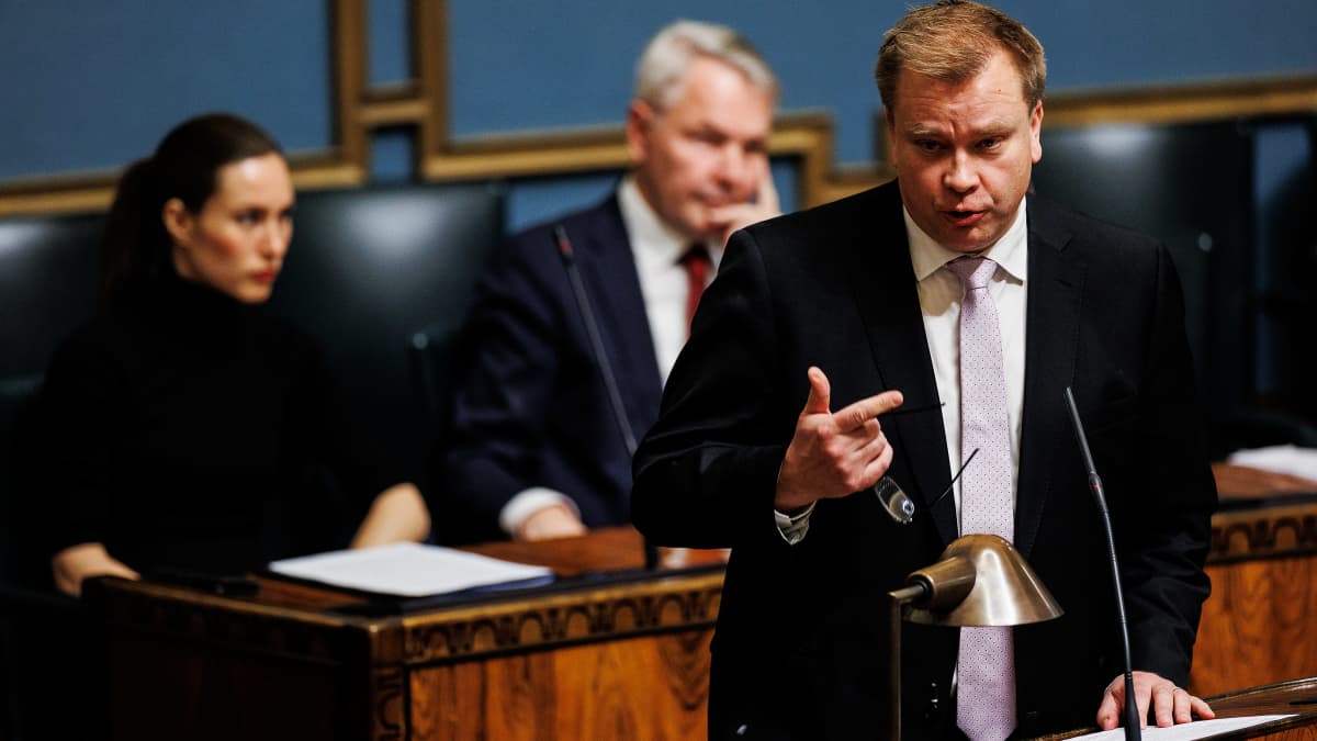 Puolustusministeri Antti Kaikkonen jää kahden kuukauden isyysvapaalle ...
