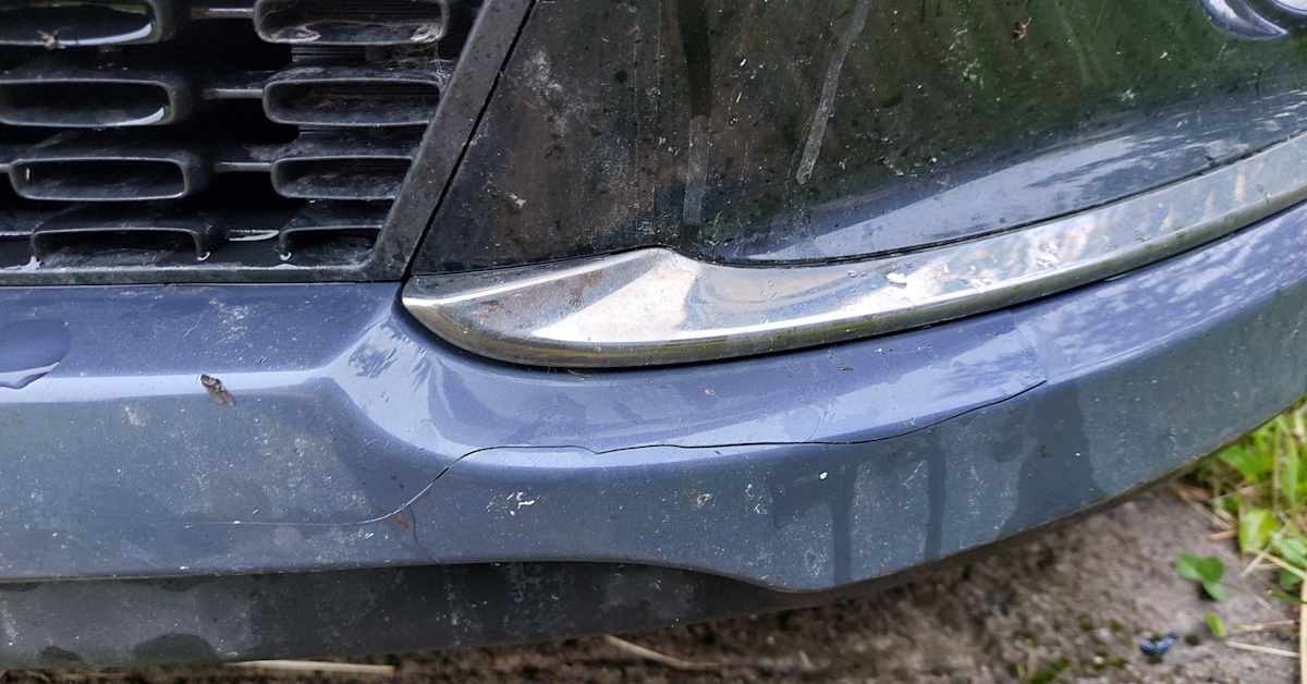 Kvinna väjde för en stock men körde på en sten – ofog på vägar kan få ...