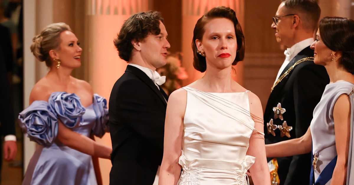 Vammainen kirjailija Riikka Leinonen ei päässyt hissiin Linnan juhlissa ...