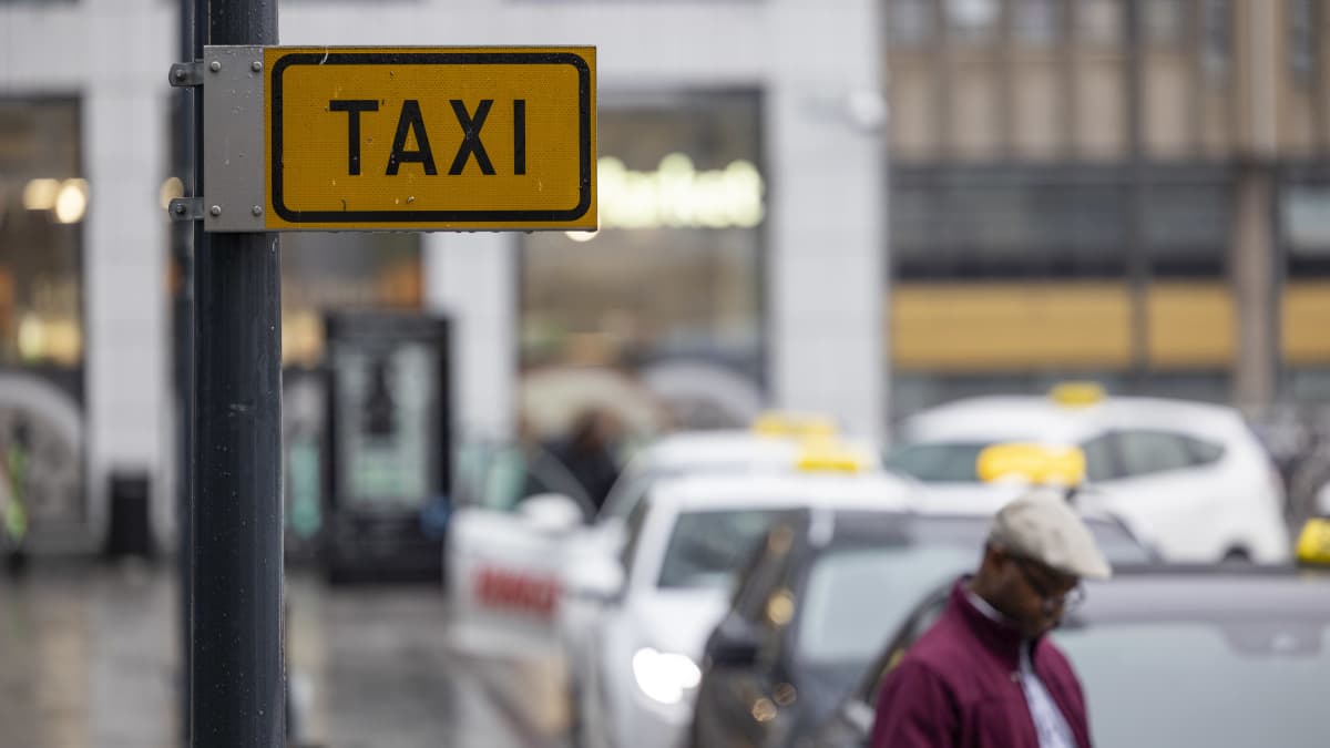 Taksiliikenteen valvontaisku paljasti puutteita lähes joka toisessa ...