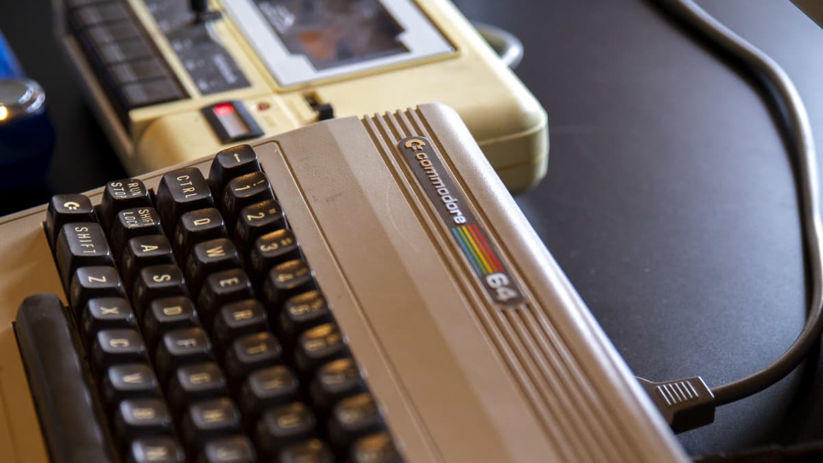 Commodore 64 tuli kauppoihin 40 vuotta sitten – tietokone synnytti ...