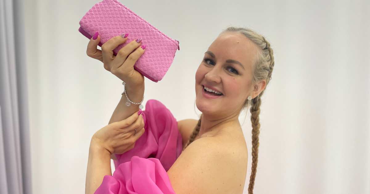 Auri Kanasen asu Linnan juhlissa on hänen yhteistyökumppaniensa mainos | Kotimaa | Yle