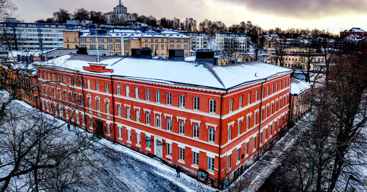 Fyra av de fem bästa stora gymnasierna är finlandssvenska – små skolor ...