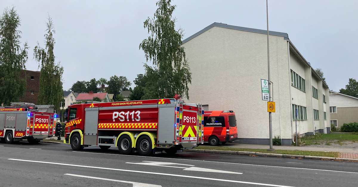 Kerrostalohuoneistossa syttyi yöllä tulipalo Kuopion keskustassa – jo sammutettu palo leimahti ...