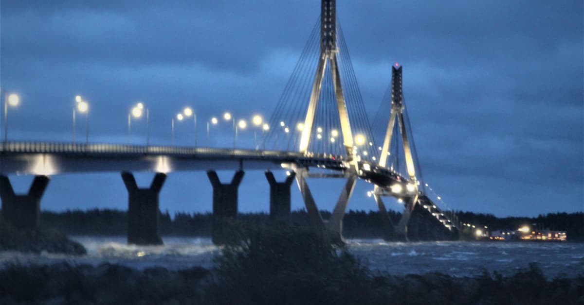 Mustasaari toivoo uutta valaistusta Raippaluodon sillalle ...