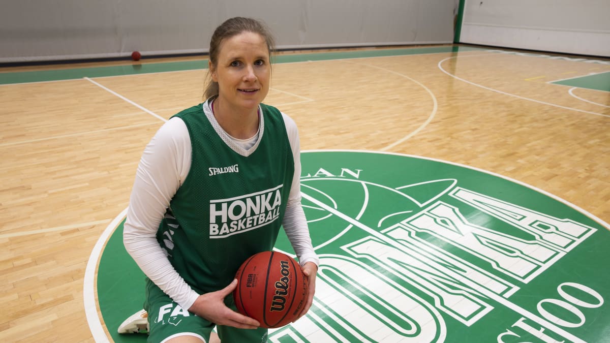 Taru Tuukkanen, 45, teki historiaa kasvattajaseuransa ToPon riveissä ...