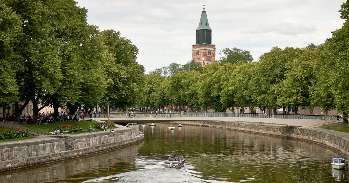 Several injured in overnight unrest in Turku and Pori | Yle