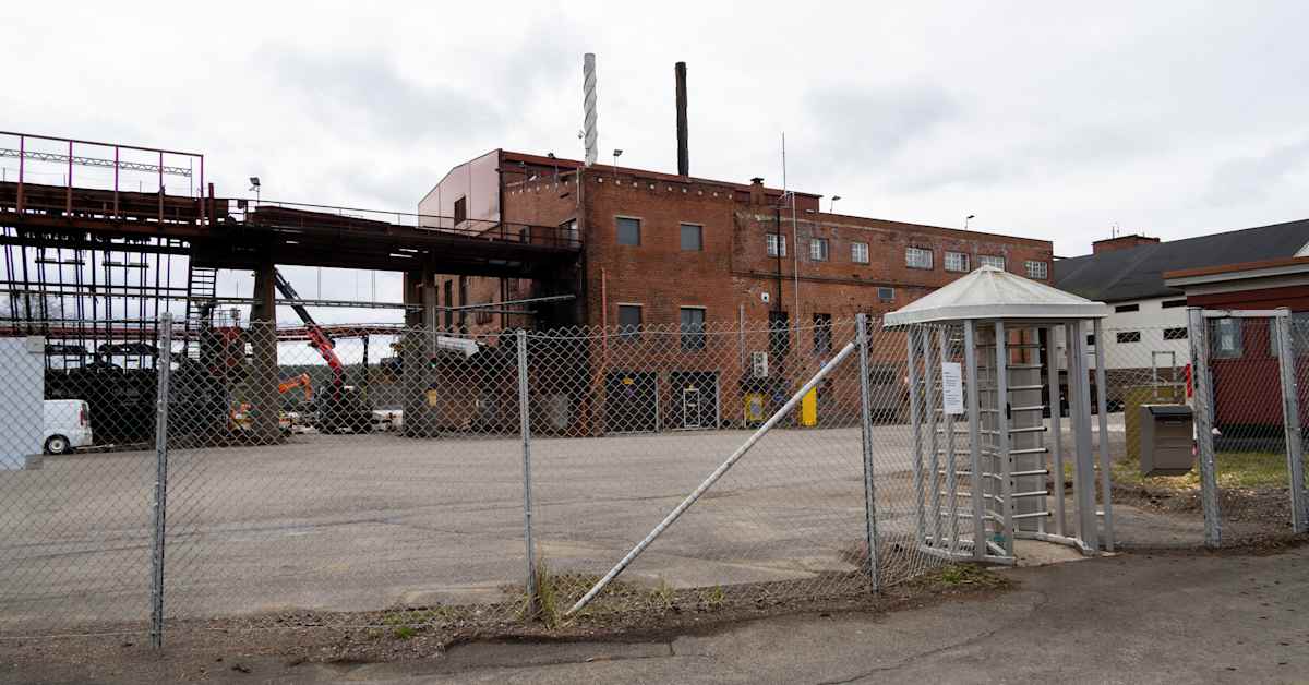 UPM pohtii vaneri- ja viilutehtaiden myymistä | Kymenlaakso | Yle