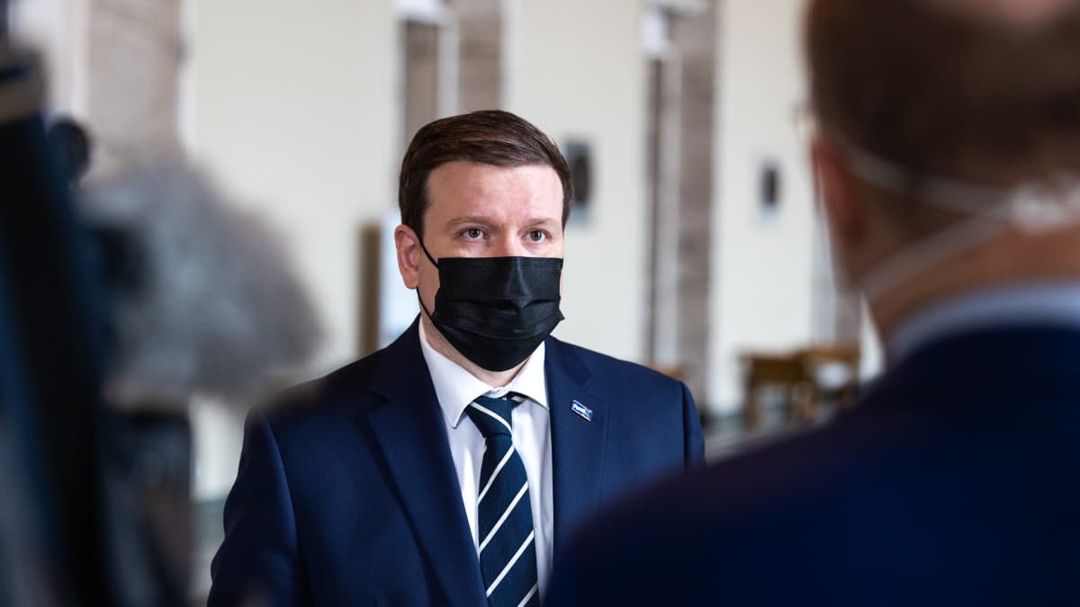 Ville Tavio harkitsee perussuomalaisten puheenjohtajakisaan ...