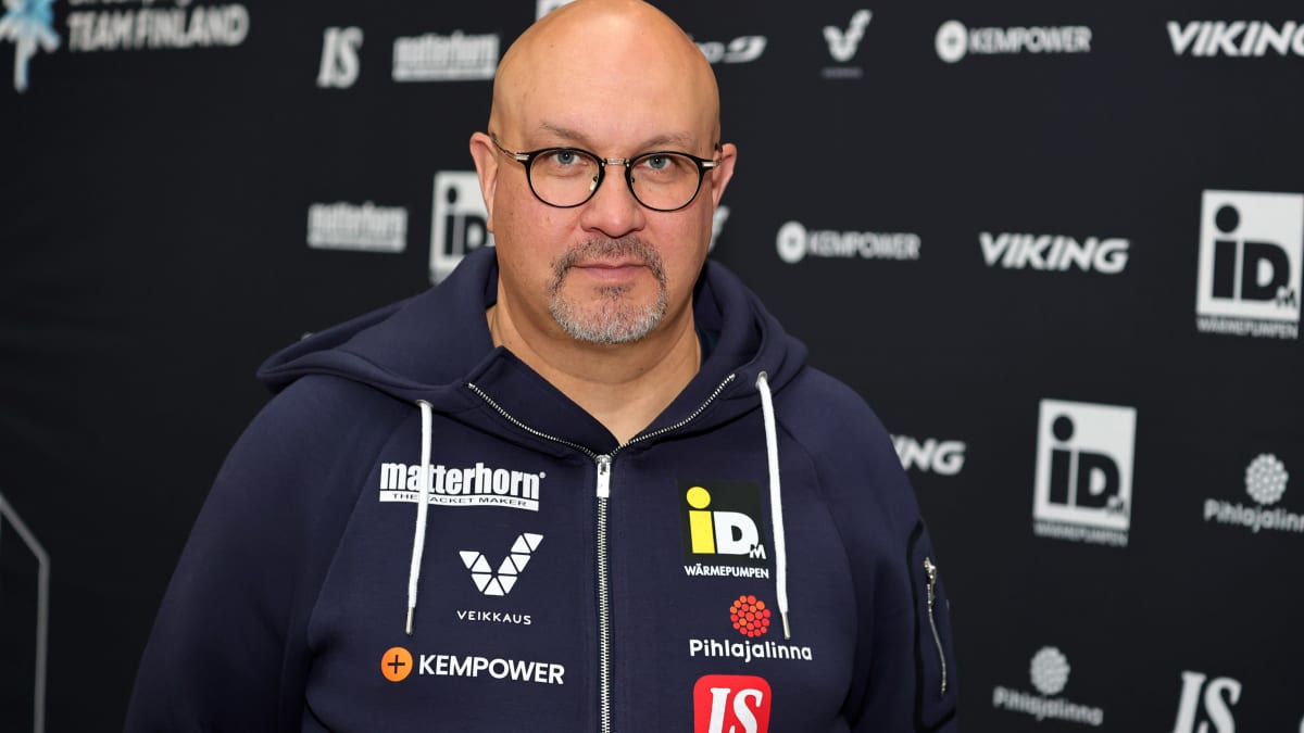 Suuri yleisö on tuskin kuullutkaan mäkihyppääjä Vilho Palosaaresta ...