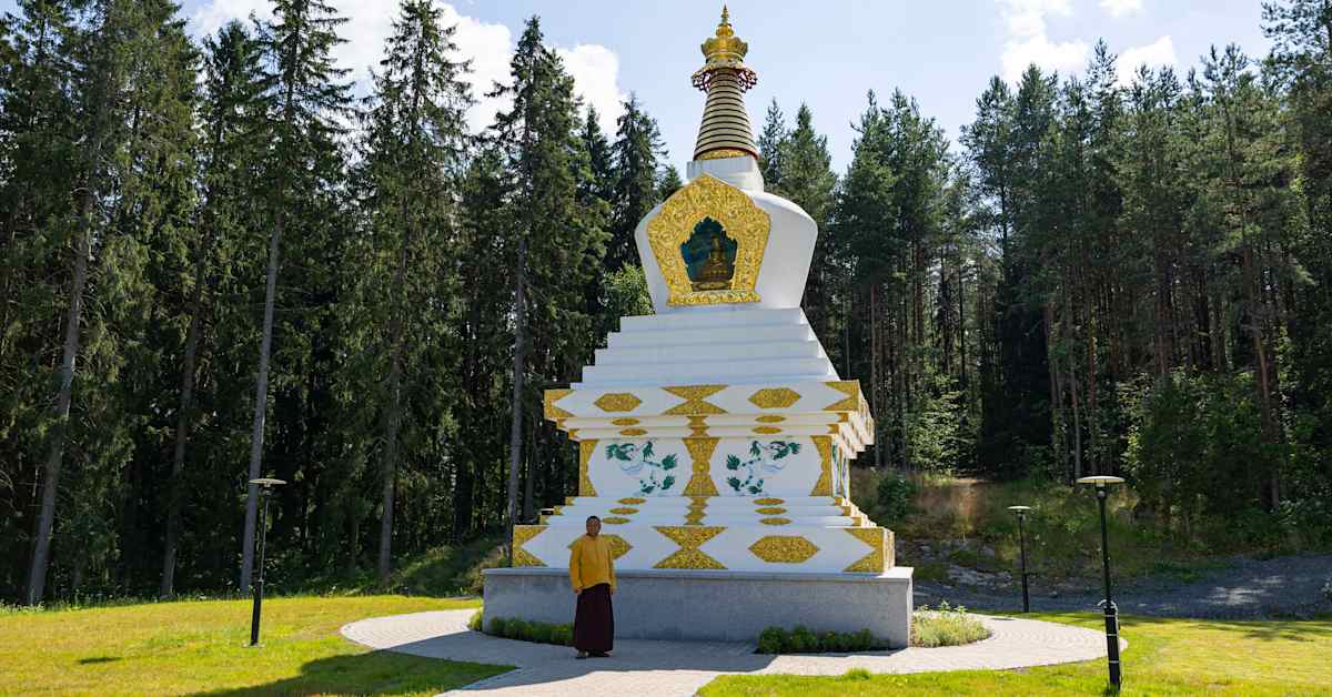 Buddhalaisuus on Suomessa kasvussa – hämäläisestä konehallista tuli ...