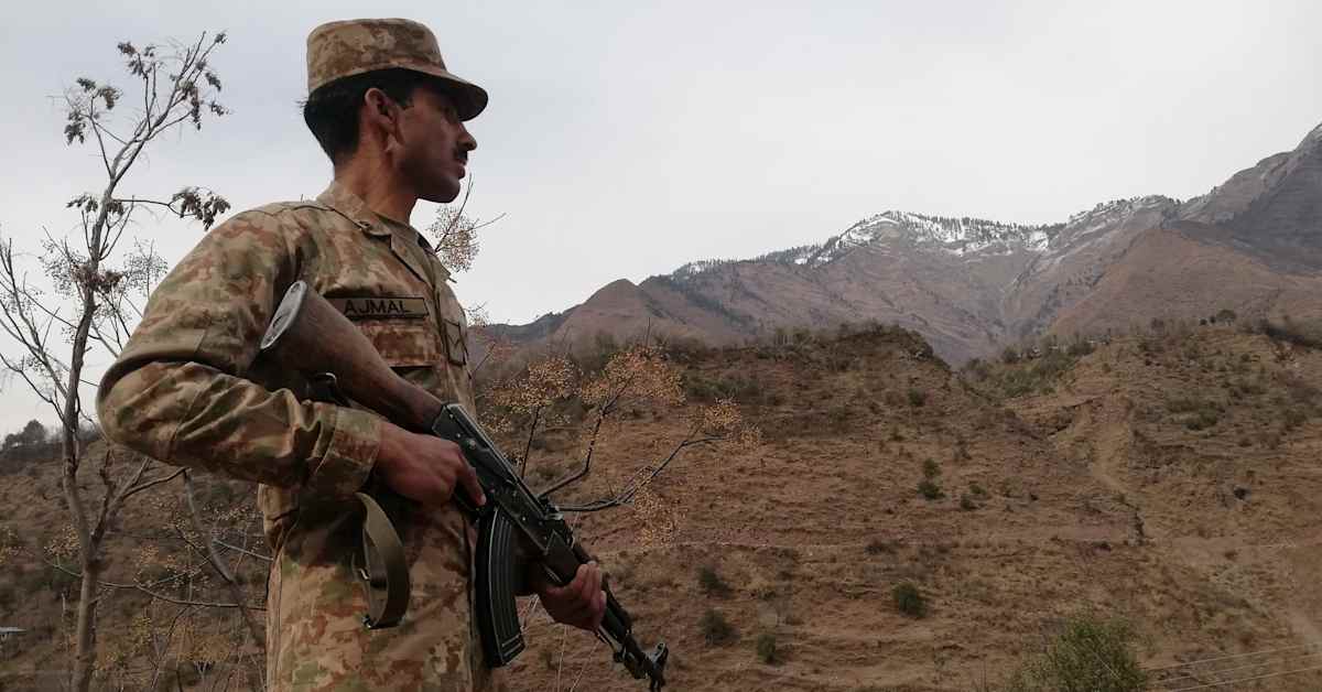Pakistanska flyg i indiskt luftrum, nedskjutna indiska plan och ...