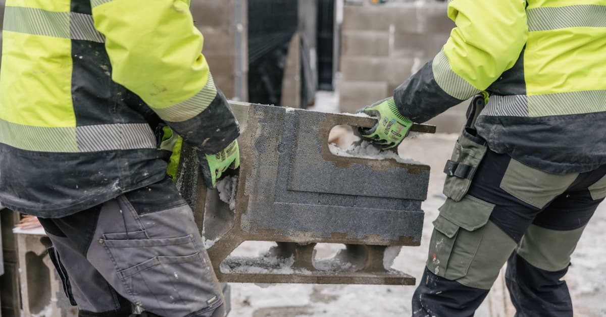 Nuoren työntekijän sormet jäivät purkutöissä puristuksiin Kouvolassa ...