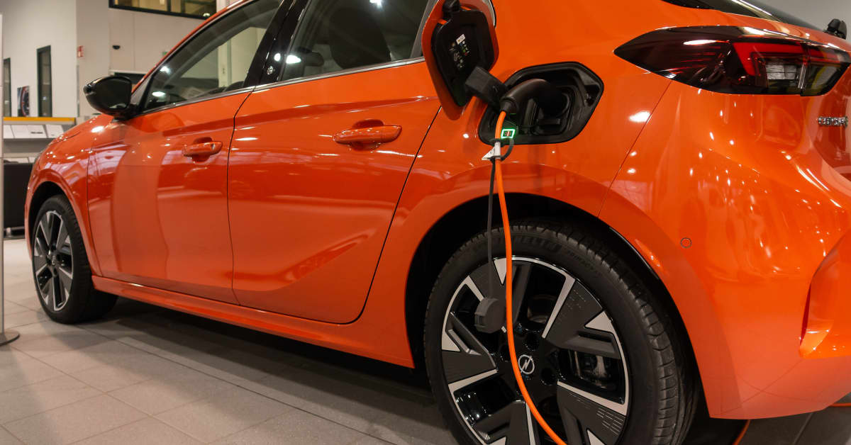 Sähköautojen ja hybridien osuus Etelä-Savon autokaupassa ampaisi ylös | Yle