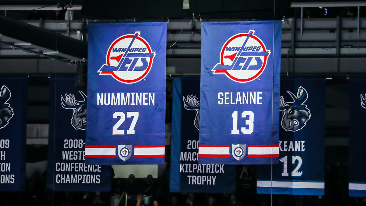 Vain yhdeksän pelaajaa on saanut vielä isomman pelinumerokunnian kuin ...