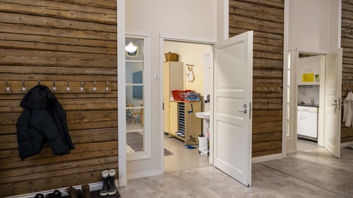 Perttu Paski muutti perheineen puukerrostaloon eikä kaipaa enää betonia ...