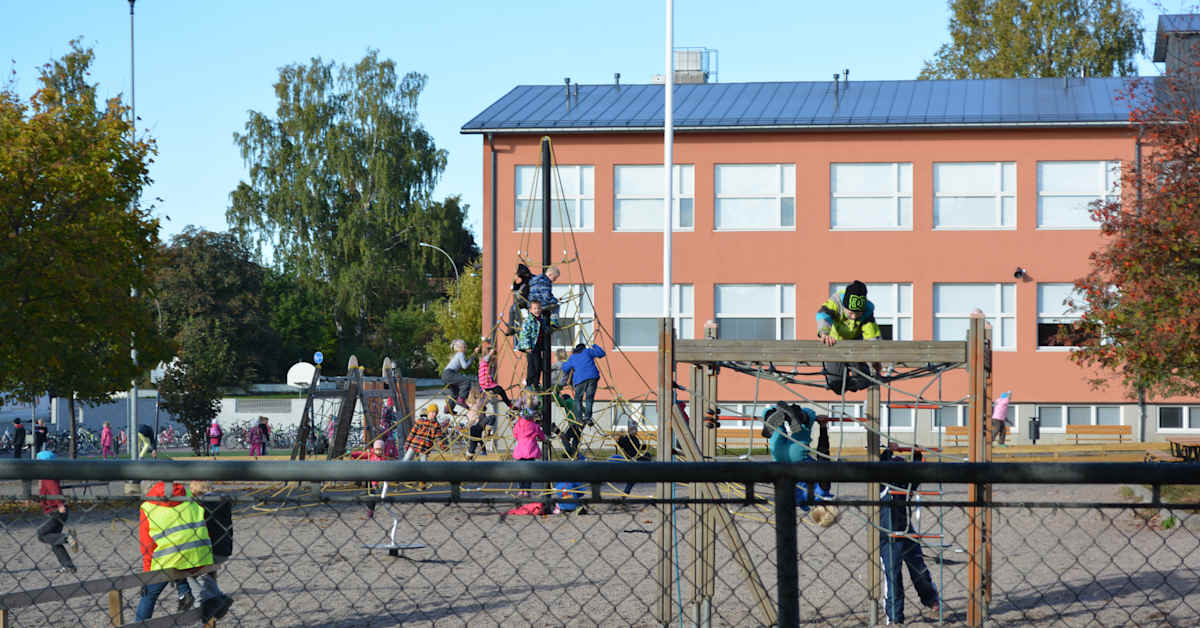 Kvarnbackens skola får leva med renoveringar in på hösten – nya ...