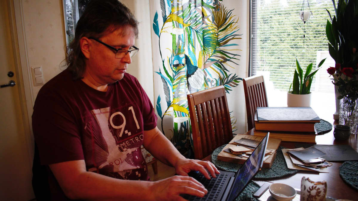 "Jos sukulainen on rällännyt ja rapannut, siitä jää kerrottavaa jälkipolville" – Juha Vuorela ...