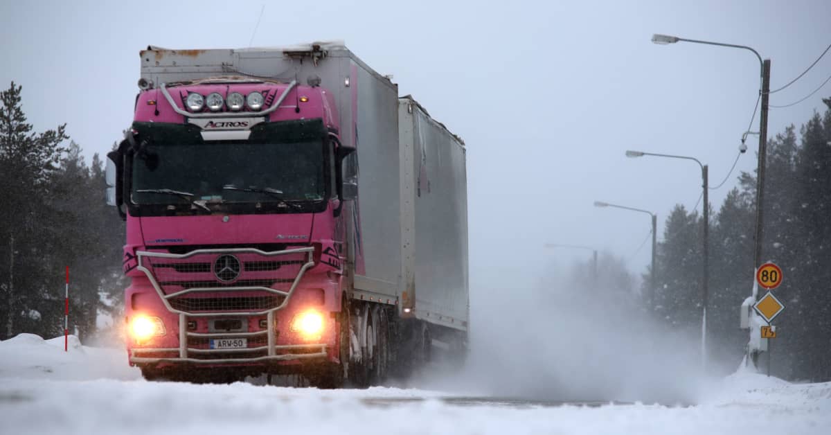 Liikennekeskus: raskas ajoneuvo on jumissa Nelostiellä Toivakan ja ...