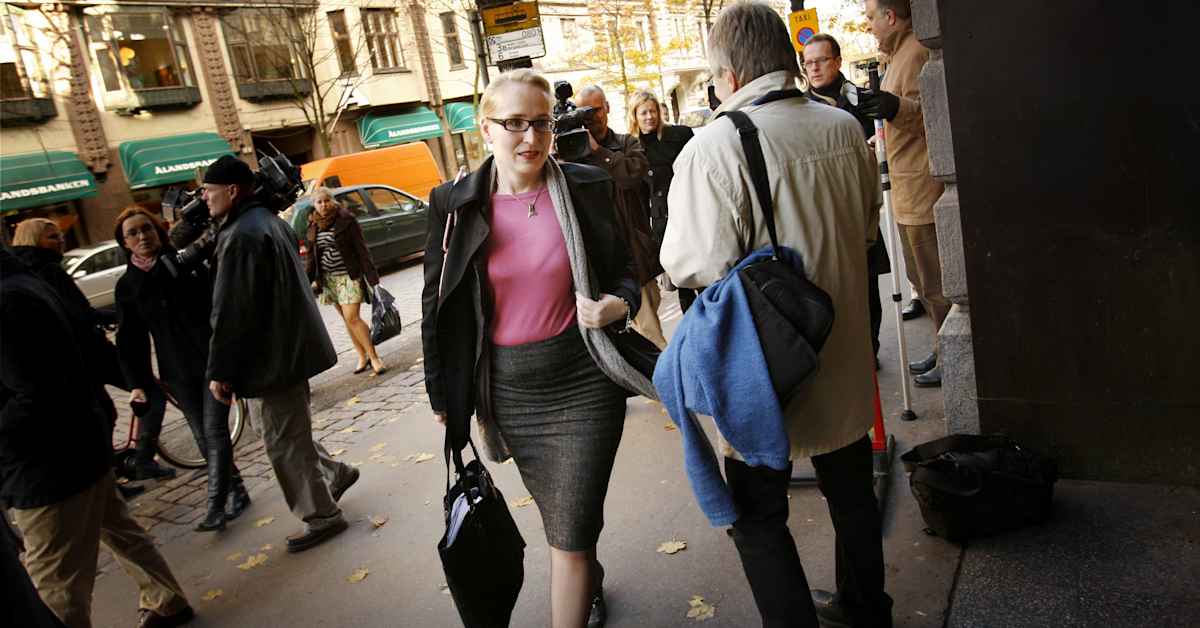 Minna Helle on lasikattojen rikkoja, joka ihastuttaa ja vihastuttaa ...