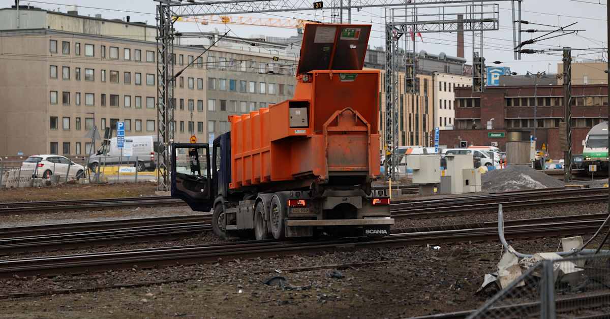 Suomen junaliikenteen seisauttaneen onnettomuuden syy selvisi: roska ...