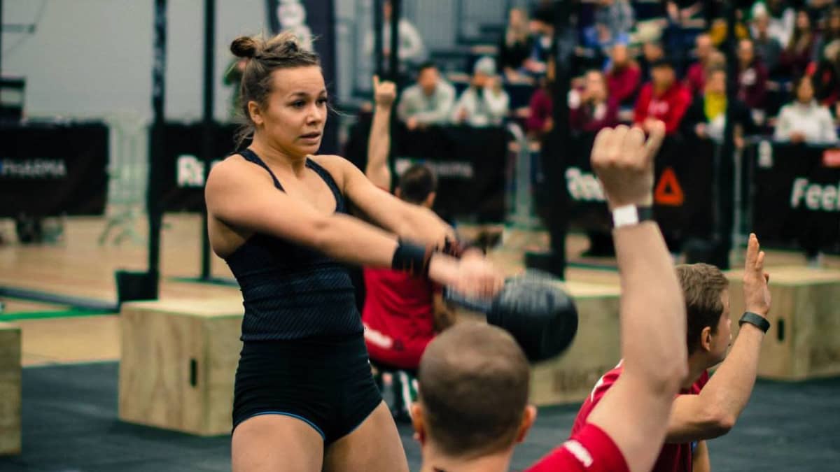 Kuntosalilla hämmästyttiin, kun Saara Retulainen kokeili painonnostoa ...