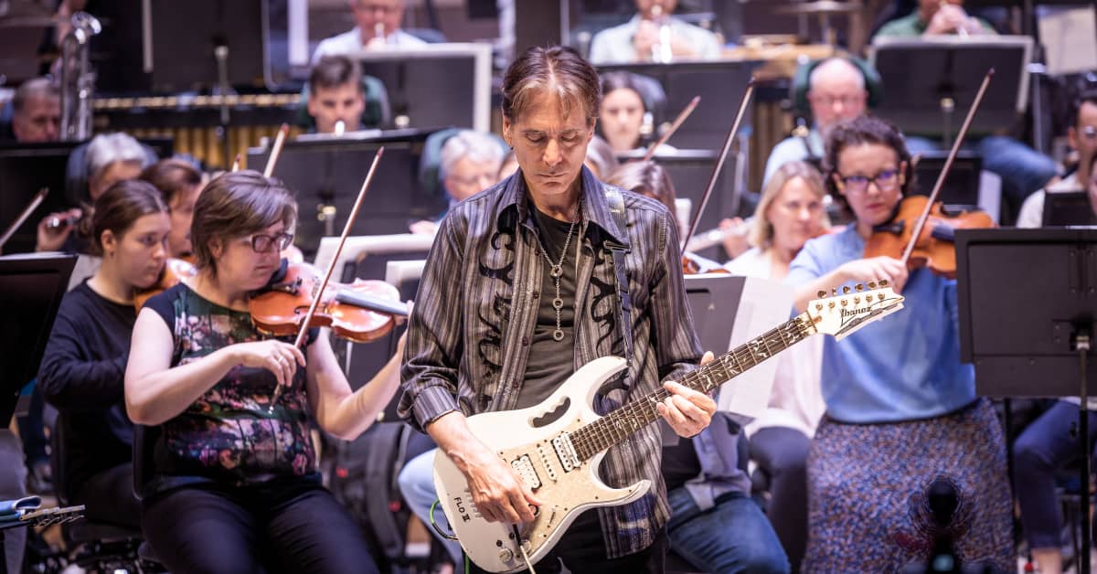 ”Melodia on aina kuningas” – kitarasankari Steve Vai konsertoi ...