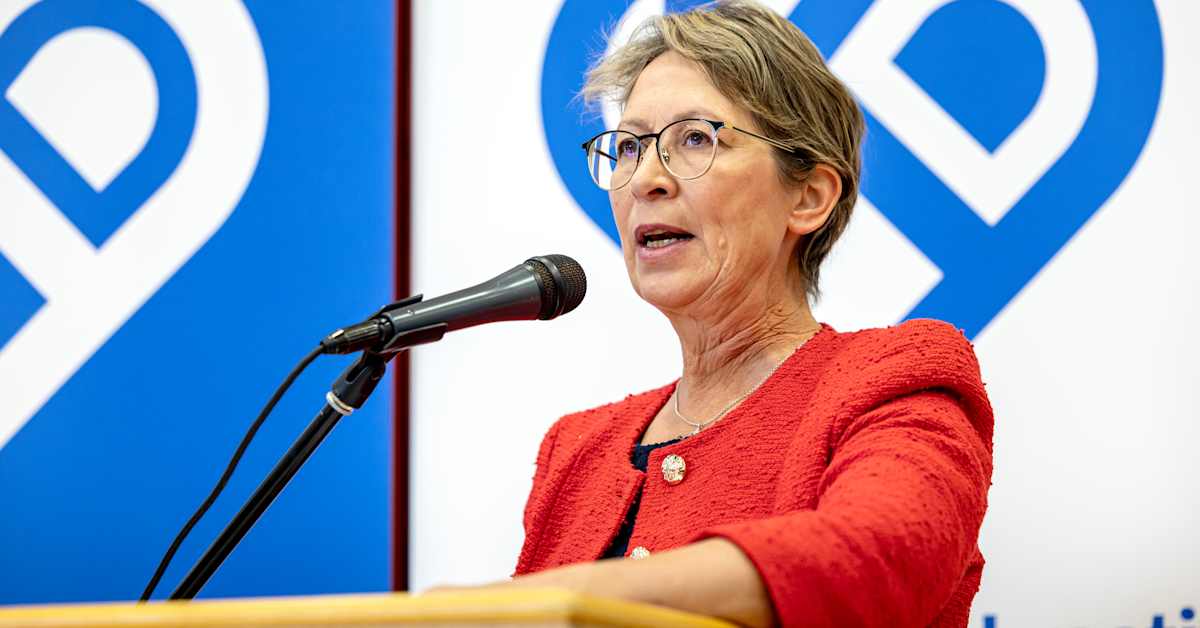 Essayah aikoo esittää sudenmetsästyksen aloittamista vuoden alusta | Uutisia lyhyesti | Yle