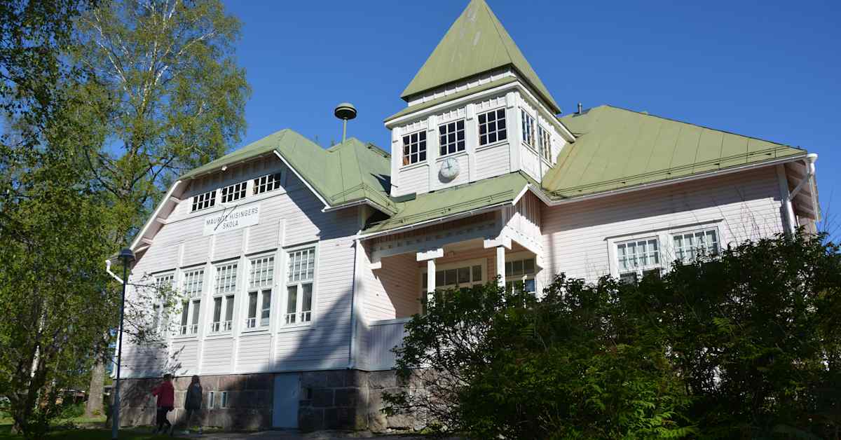 Förslag: Västerby skola stänger hösten 2024, simhallsrenoveringen i ...
