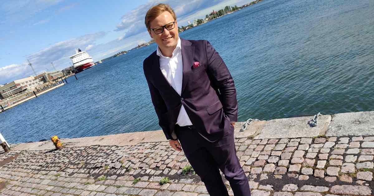 Helsingfors nya biträdande borgmästare Daniel Sazonov har Malmgård i ...