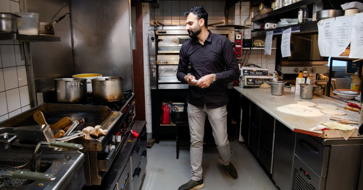 Imran Naveed uskalsi ostaa toisen ravintolansa keskellä synkintä ...