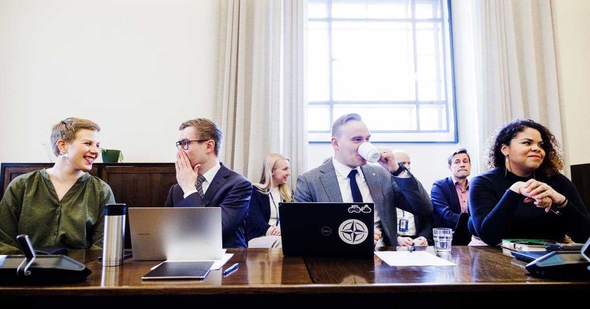Fatim Diarra ja Saara Hyrkkö harkitsevat vihreiden puheenjohtajaksi ...