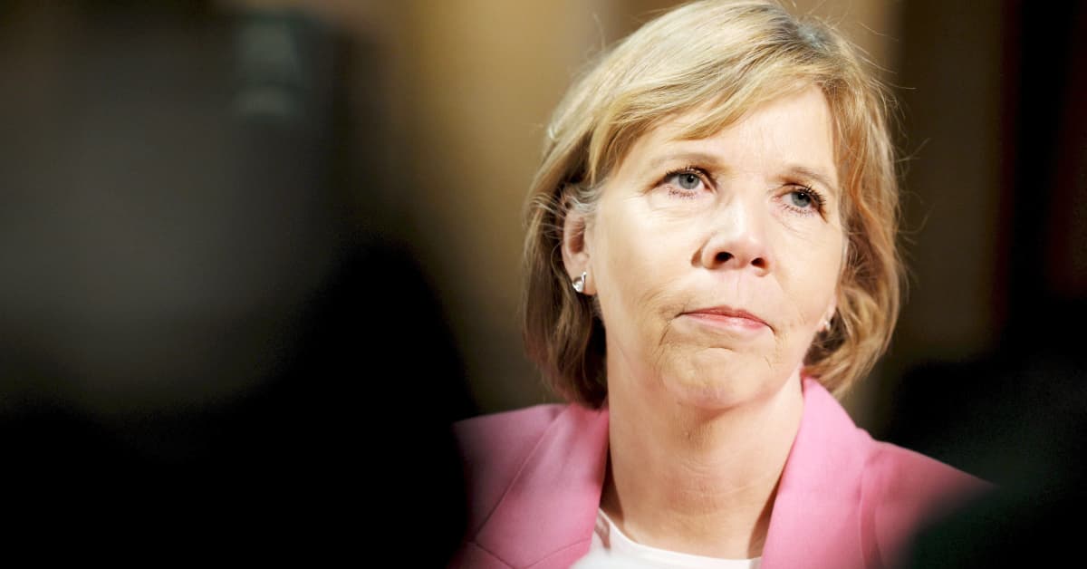 ”Anna-Maja Henriksson kan ha målat in sig i ett hörn” – Mikko Majander ...