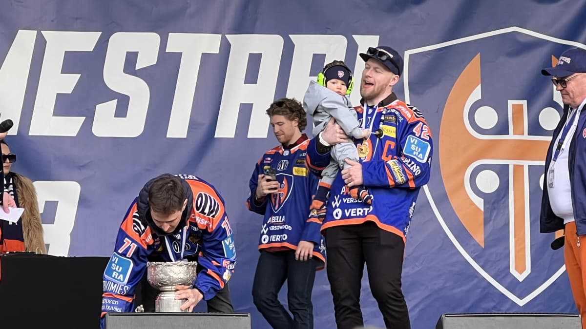 Poika tuli kotiin! Yle seurasi Tapparan kultajuhlien kohokohdat ja ...