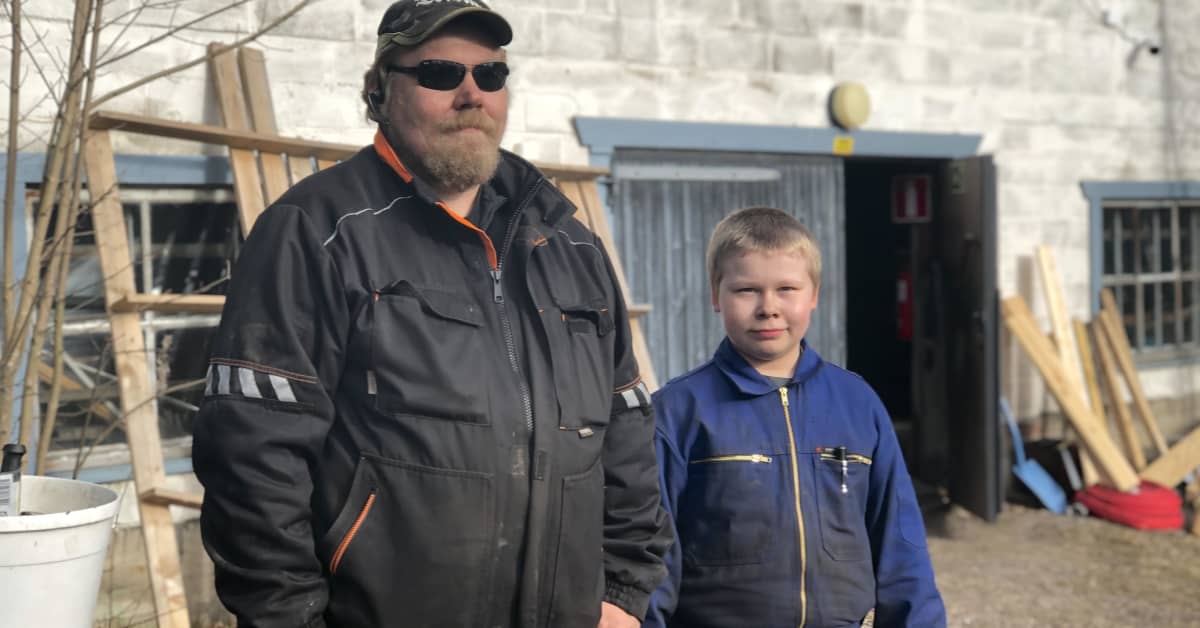 Jani Makkonen seurasi aikansa moponuorten ja kyläläisten välien ...