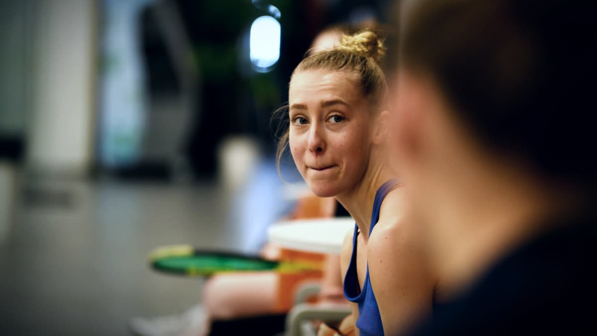 Emilia Soini kirjoitti käteensä kolme sanaa, jotta muistaisi, miksi hän ...