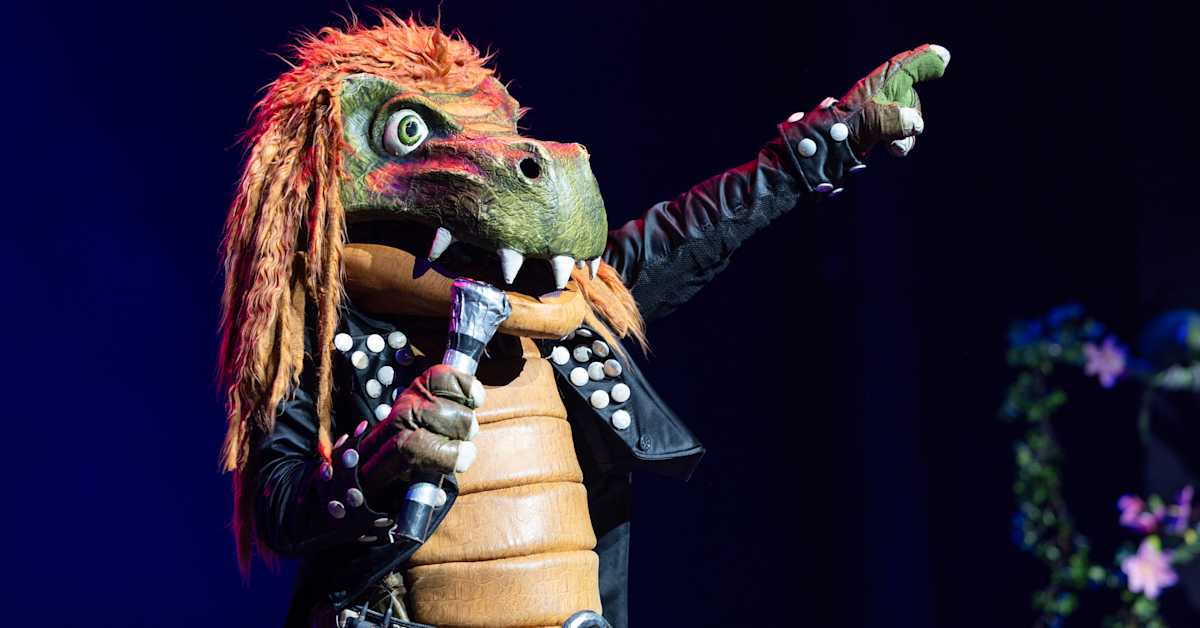 Dinosauruspuvuissa heviä soittava yhtye on kansainvälinen ilmiö ...