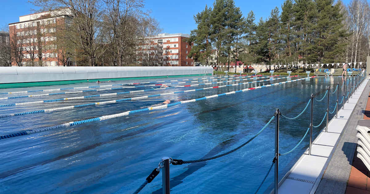 Tampereen maauimala aukesi uimareille perjantaiaamuna – uimahalliin ei pääse enää yhteislipulla ...