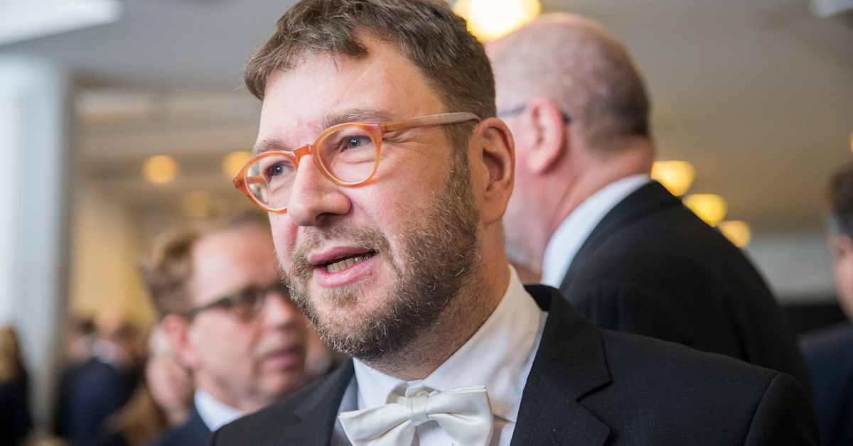 Timo Harakka utmanar Antti Rinne | Inrikes | Svenska Yle