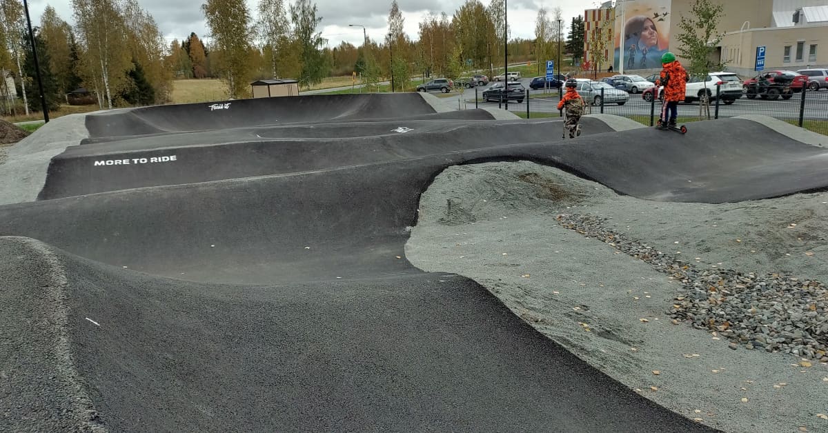 Pumptrack-rataa sovitellaan Sysmässä nyt puretun kivikoulun paikalle ...