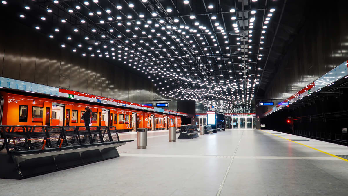Espoolaiset riemuitsivat uudesta metroyhteydestä Helsinkiin: ”Tämä on ...