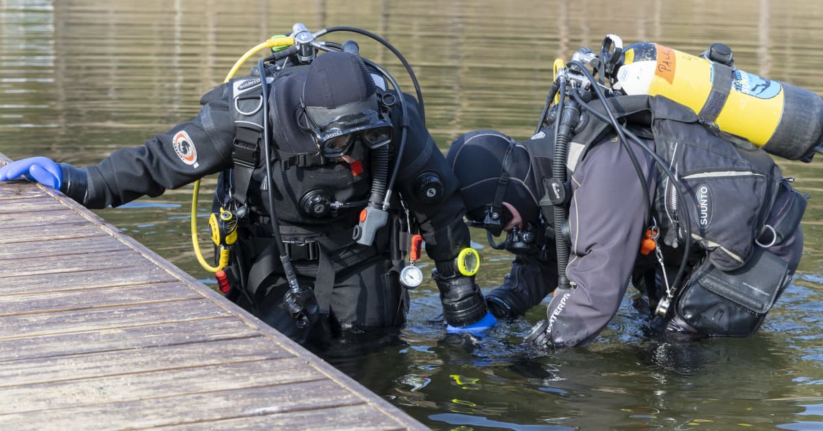 Kaupungit putsaavat nyt uimarantojaan – sukeltaja on nostanut pohjamudista kakkosnelosen ...